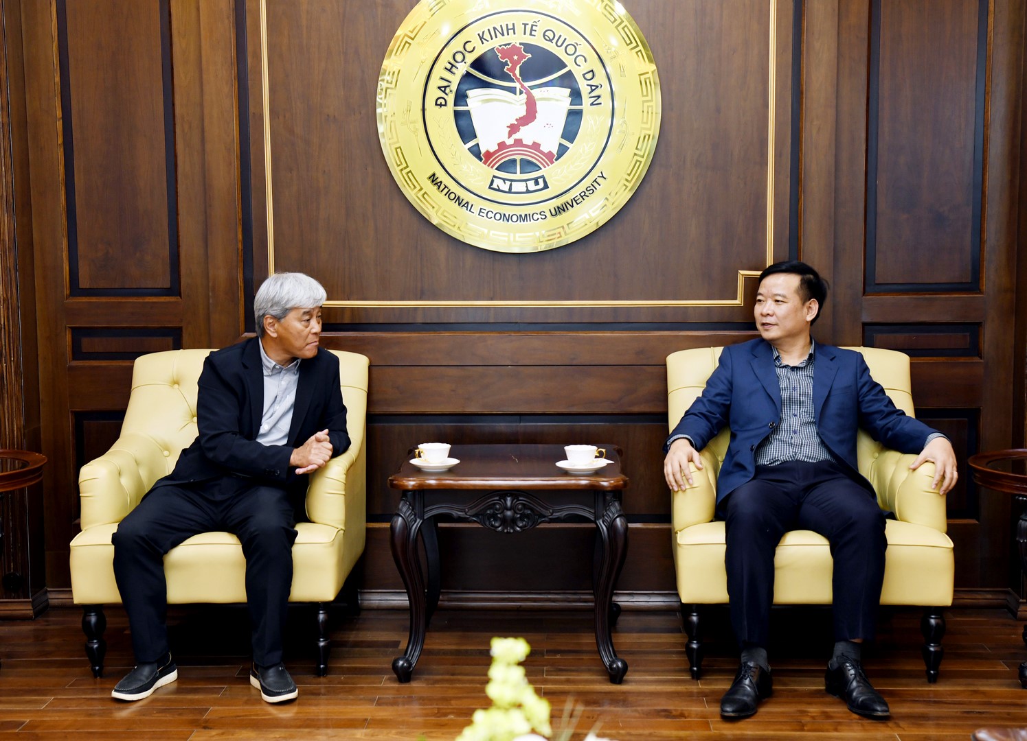 PGS.TS Bùi Huy Nhượng tiếp đón và làm việc với Chủ tịch Học viện Tokyo Sanritsu, Nhật Bản